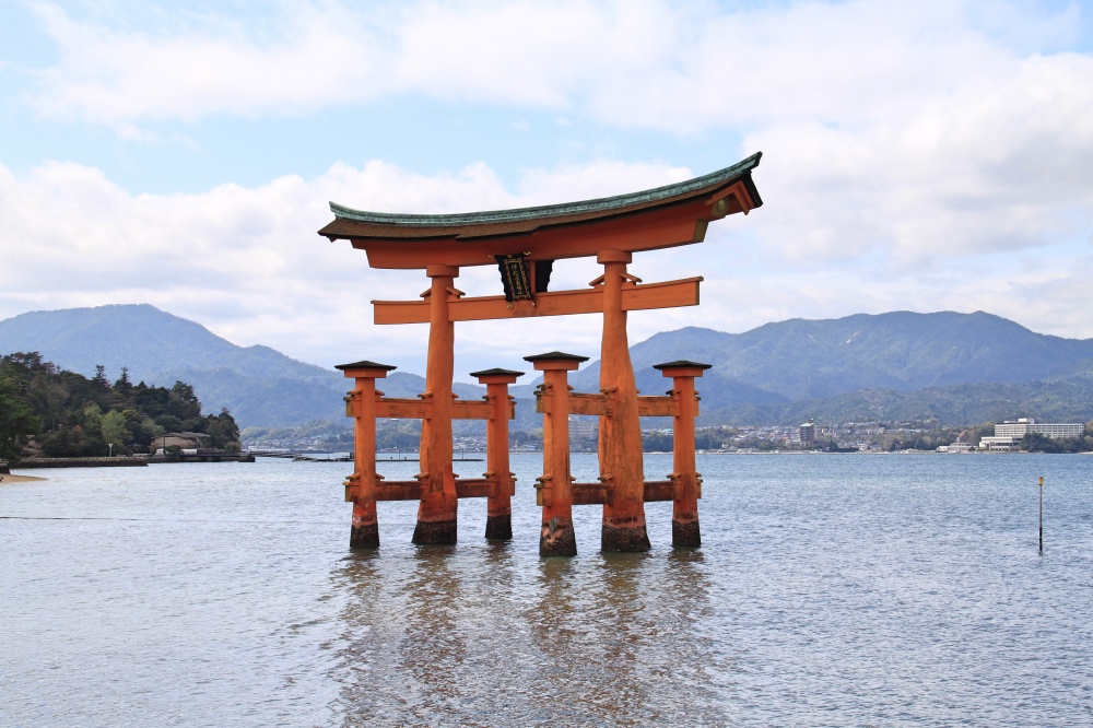 Miyajima Island: Our Complete Travel Guide - Free Two Roam